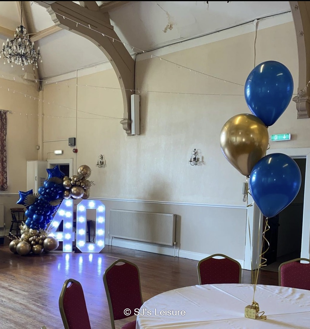 Standard 40 with Balloon Garland - Inflatable & Fun Product Hire in ...